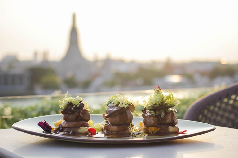 5 Rooftop ริมน้ำในกรุงเทพฯ ที่สายนั่งชิลล์ห้ามพลาด!