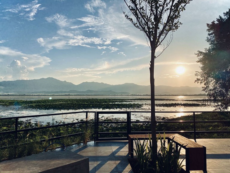 5 ที่พักกว๊านพะเยา นอนมองวิวทะเลสาบแบบเต็มๆ