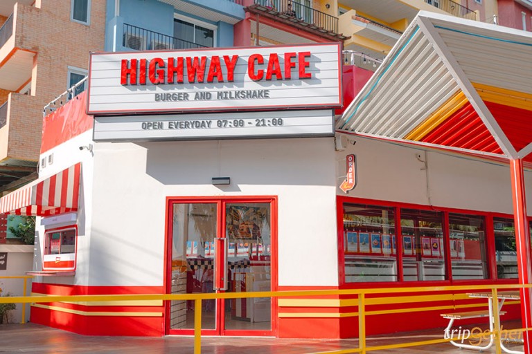 Highway Cafe คาเฟ่ริมทะเลบางแสน สไตล์อเมริกันสุดเก๋ มุมถ่ายรูปเพียบ!