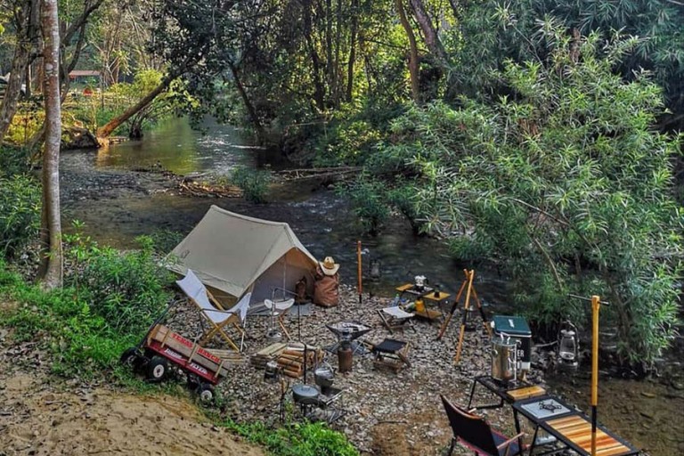 10 ลานกางเต็นท์สวนผึ้ง ราชบุรี ความชิลล์เต็มสิบ ท่ามกลางธรรมชาติ